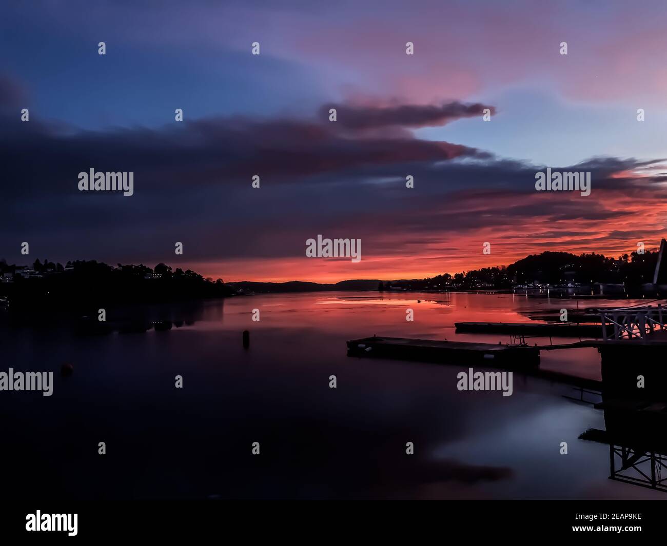 Panoramic sunrise over water hi-res stock photography and images - Alamy