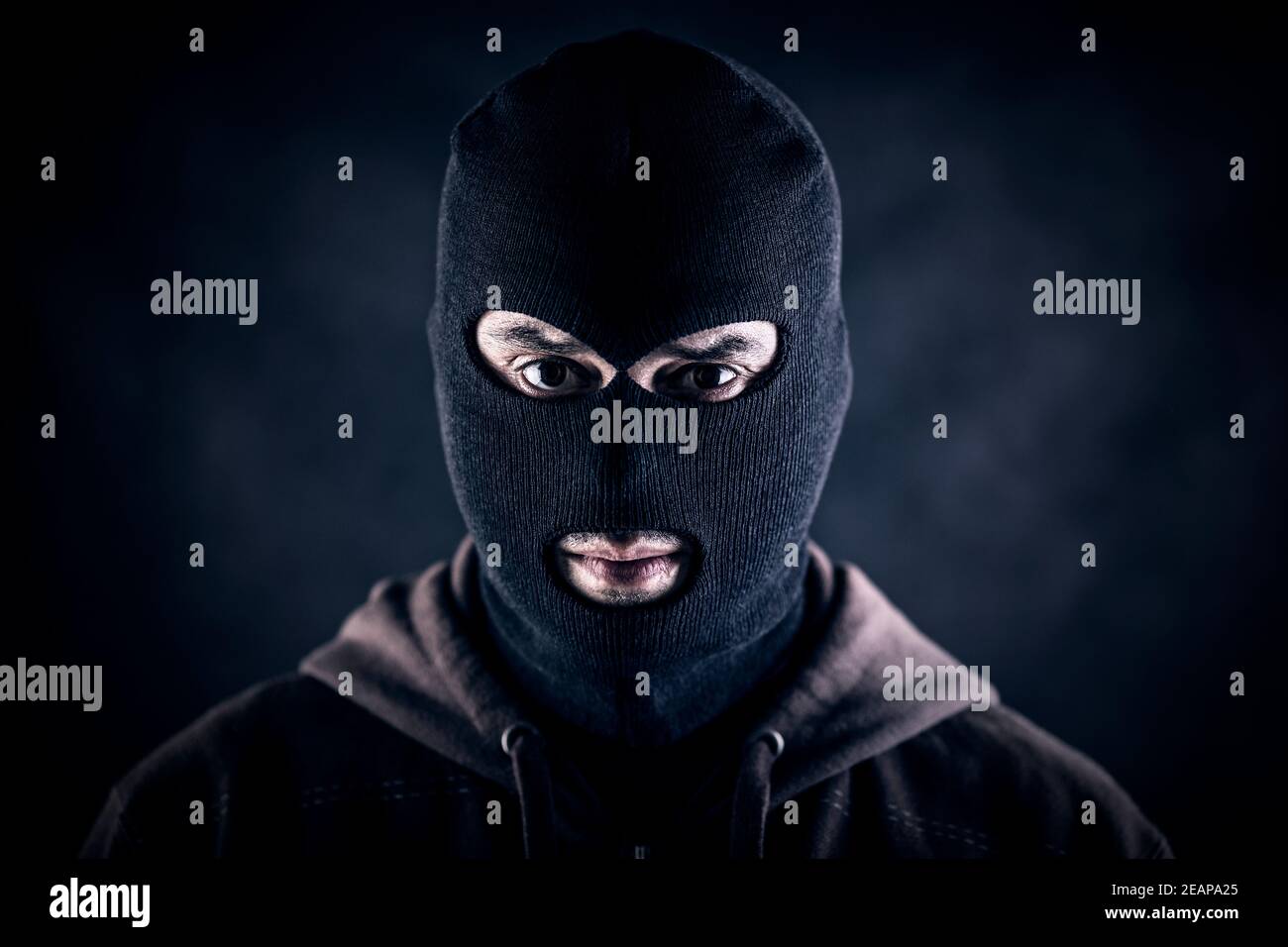 Black men wearing mask hi-res stock photography and images - Alamy