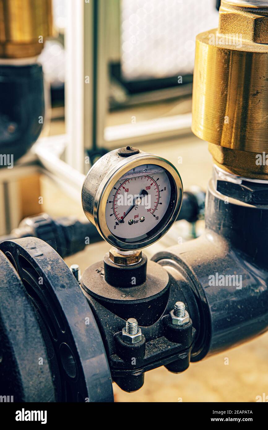 Manometer device measure pressure hi-res stock photography and images ...