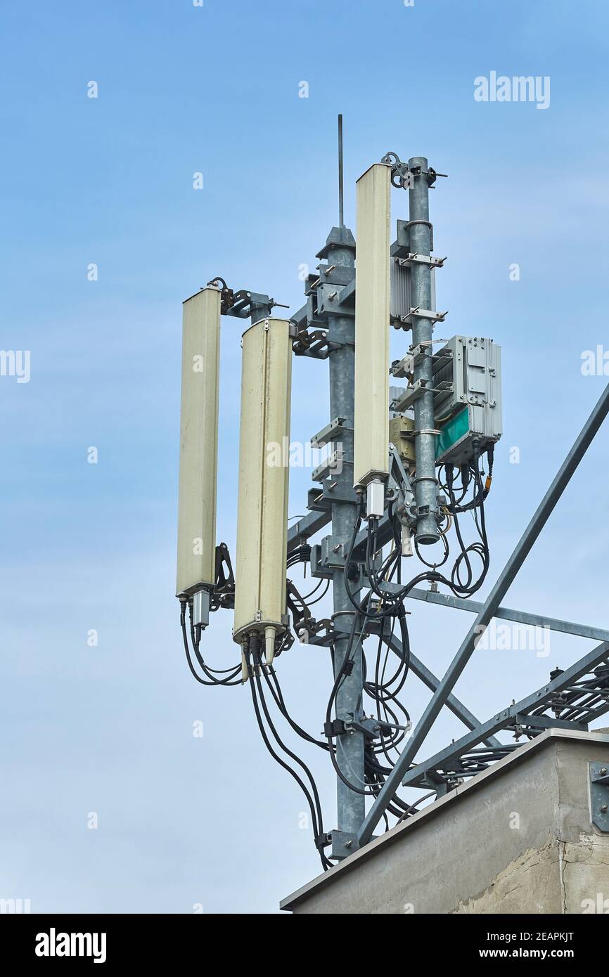 Transmitter mobile network antennas Stock Photo - Alamy