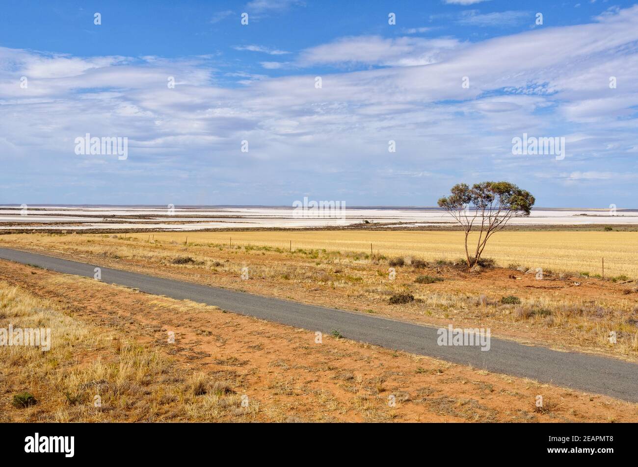 Lake Tyrrell - Sea Lake Stock Photo - Alamy