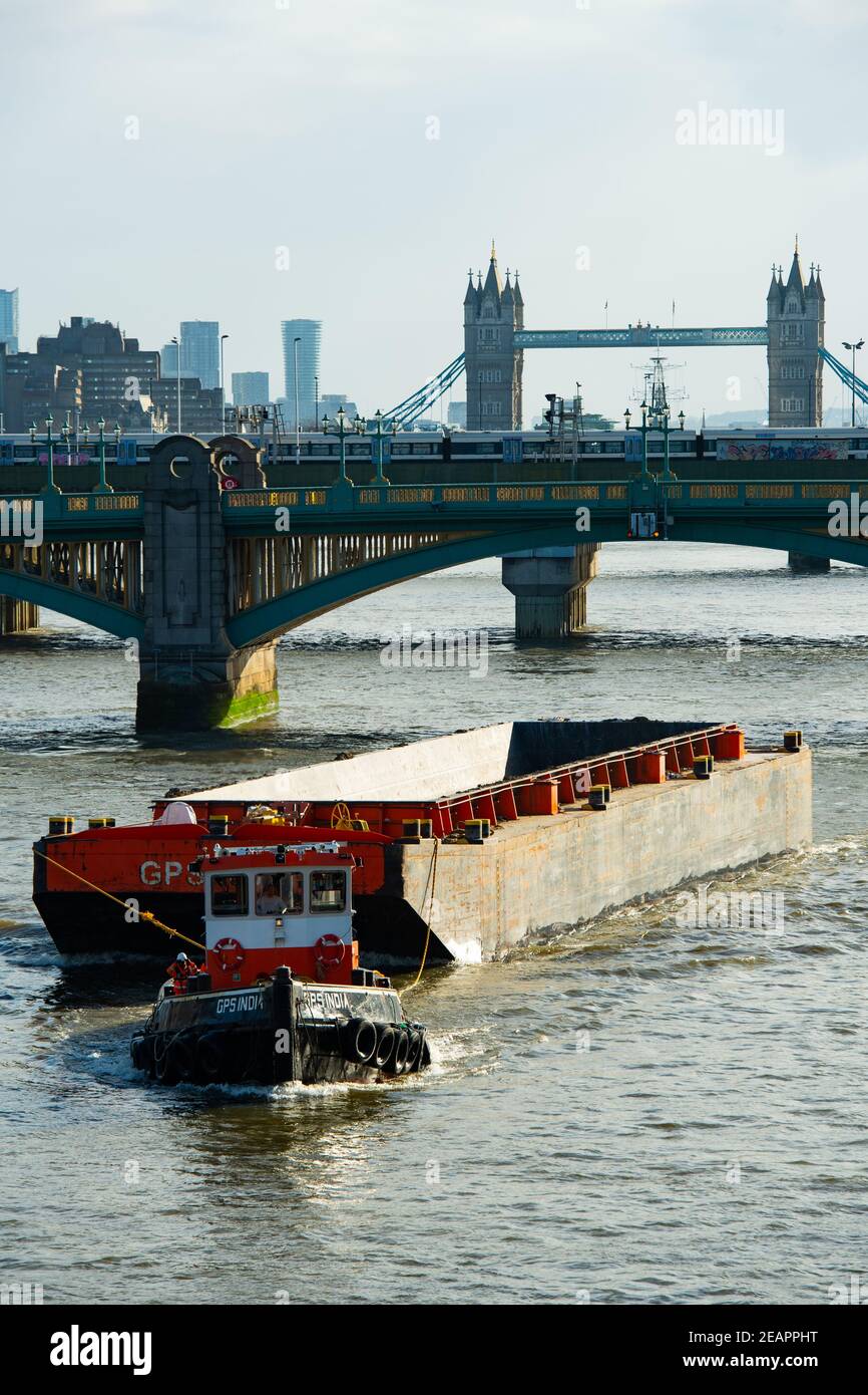 Barge ship under construction hi-res stock photography and images - Alamy