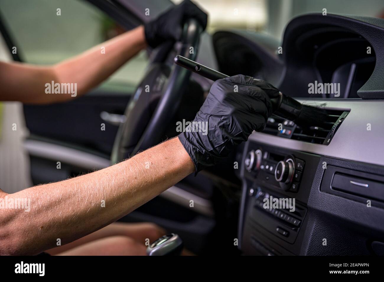 Vacuum interior car detailing hi-res stock photography and images - Alamy