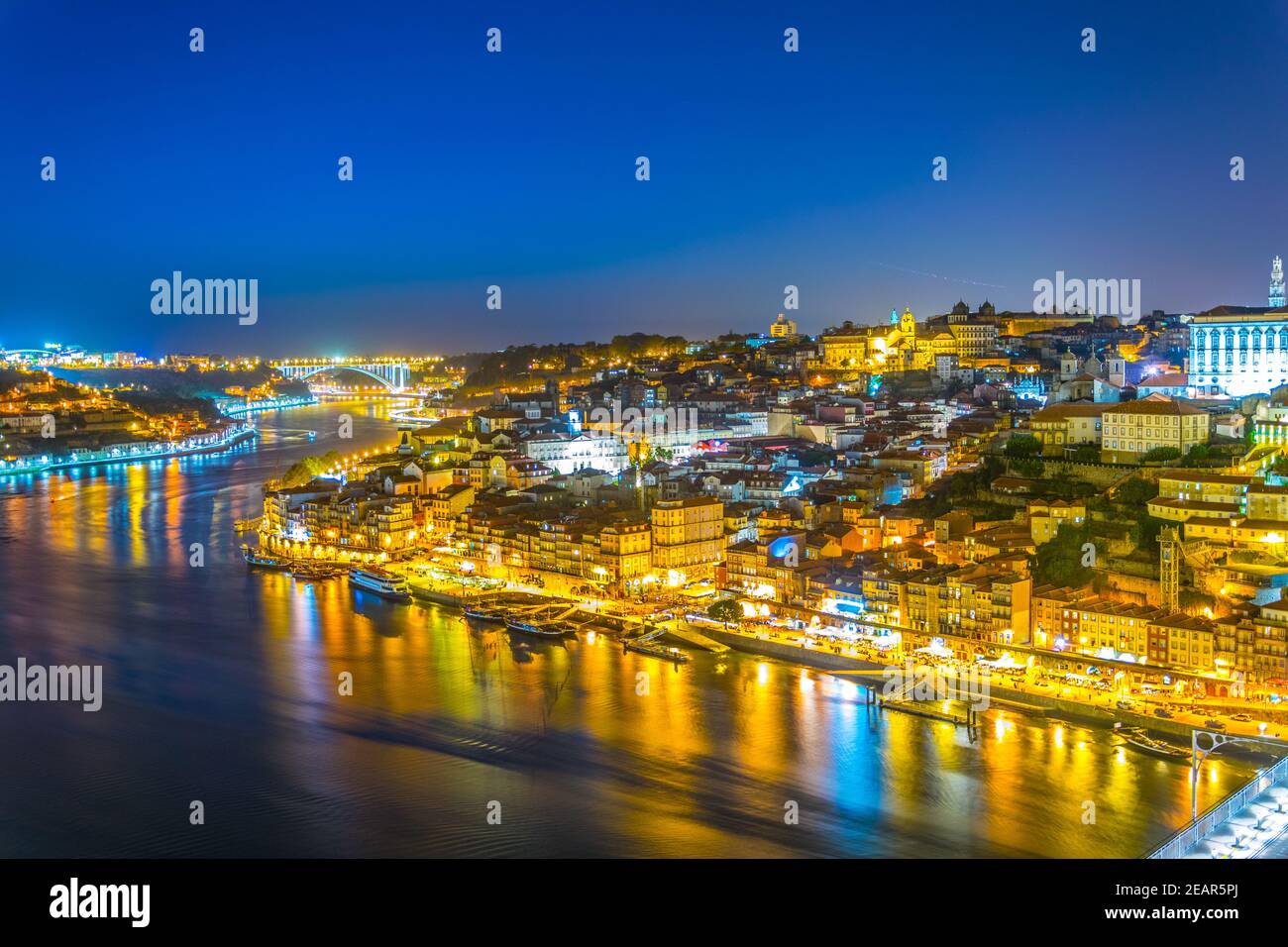 Porto quay night hi-res stock photography and images - Alamy