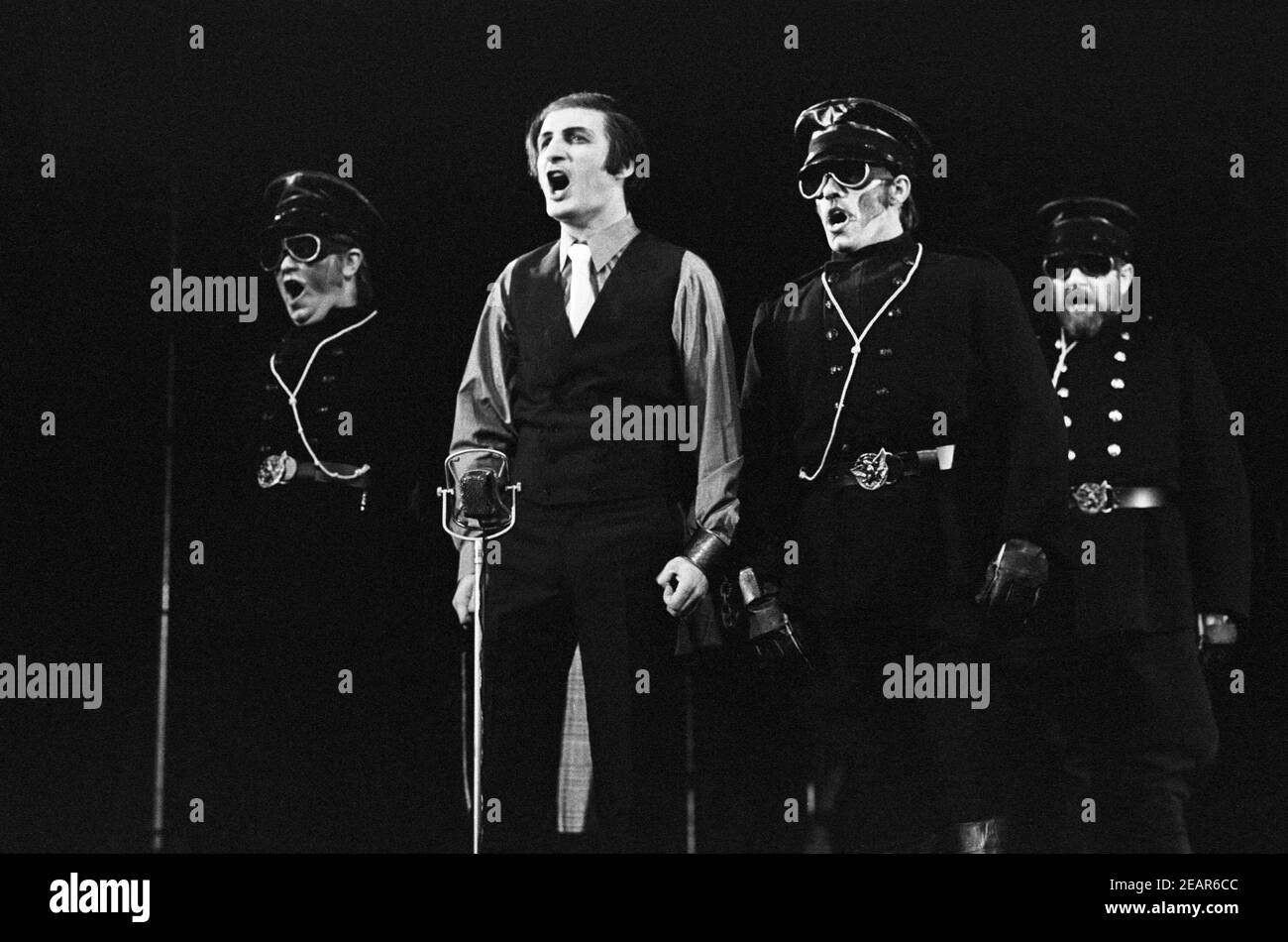 Threepenny opera hi-res stock photography and images - Alamy