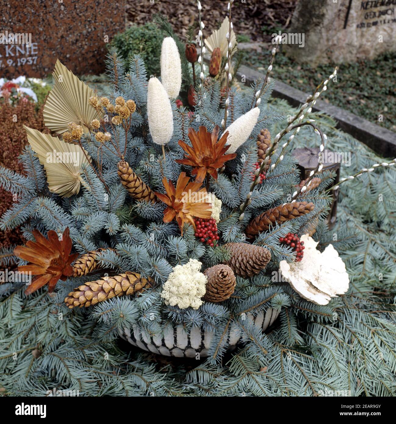 Grab gestalten hi-res stock photography and images - Alamy