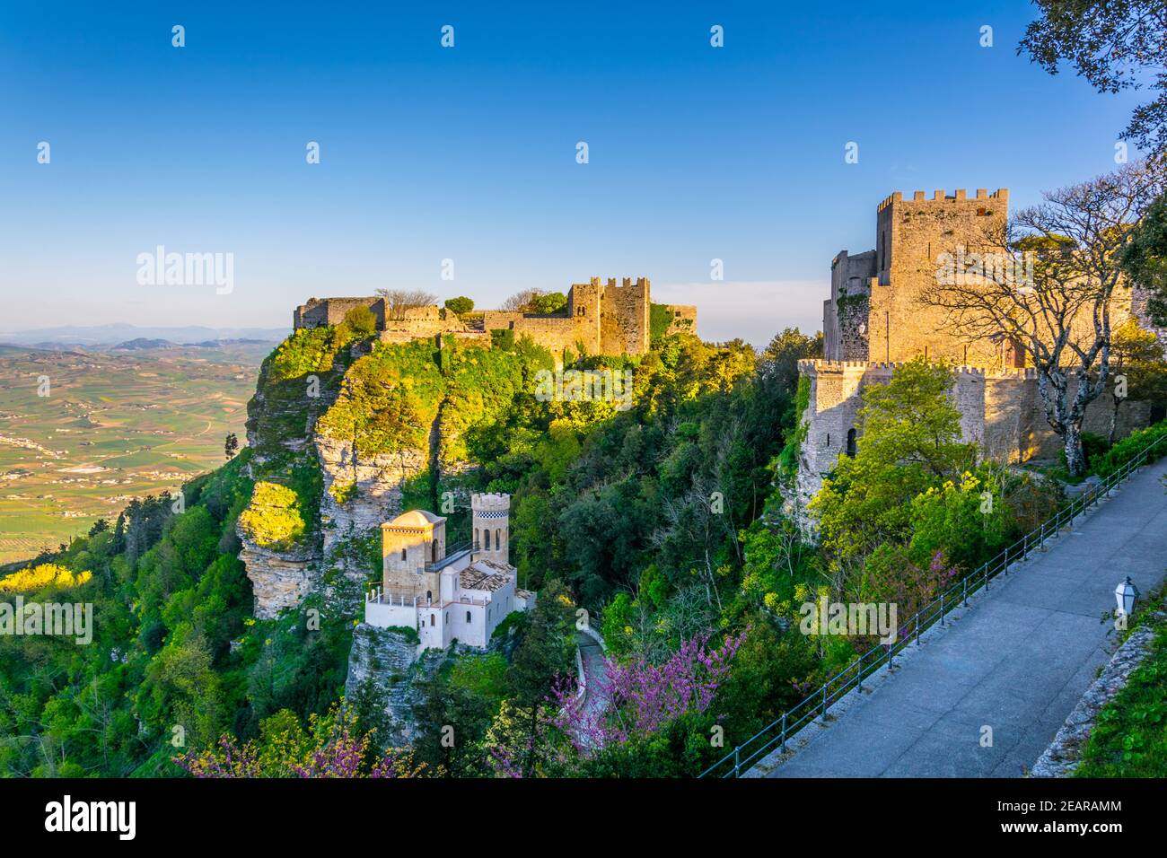 Castello di Venere in Erice, Sicily, Italy Stock Photo - Alamy