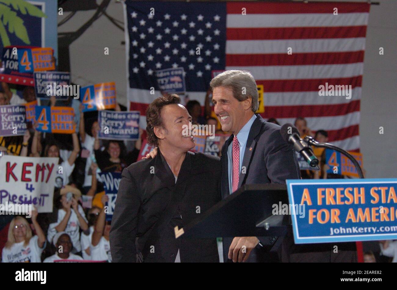 Bruce Springsteen @ Presidental canadate John Kerry rally at Bayfrot ...
