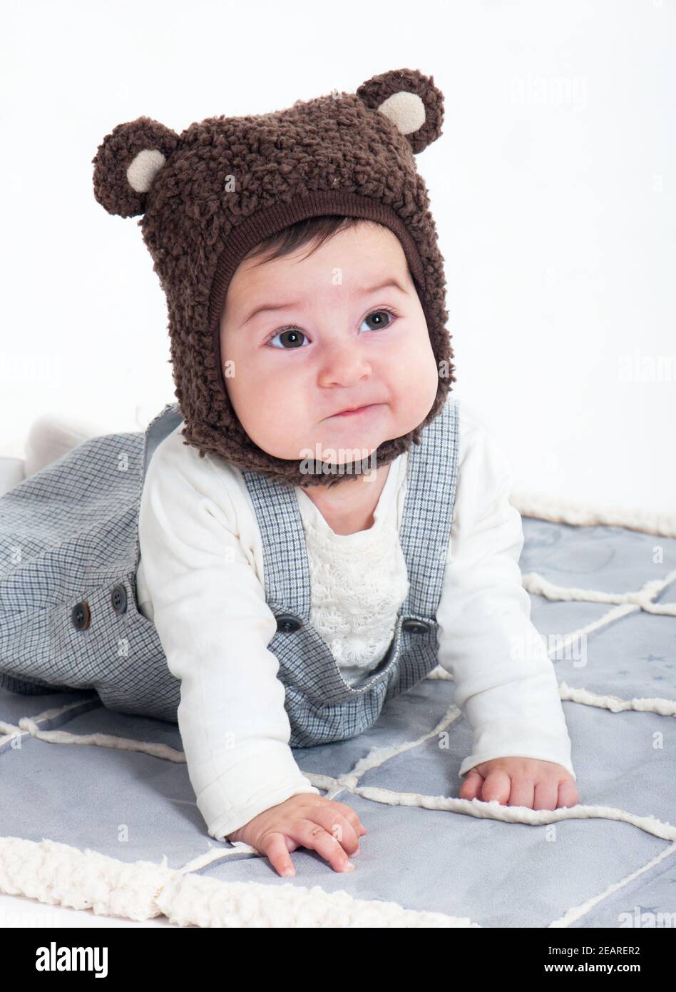 Very small bear hi-res stock photography and images - Alamy