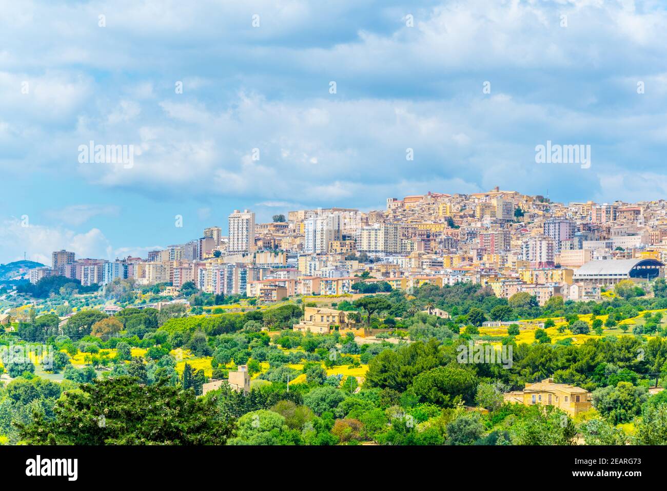 Street scene agrigento hi-res stock photography and images - Alamy