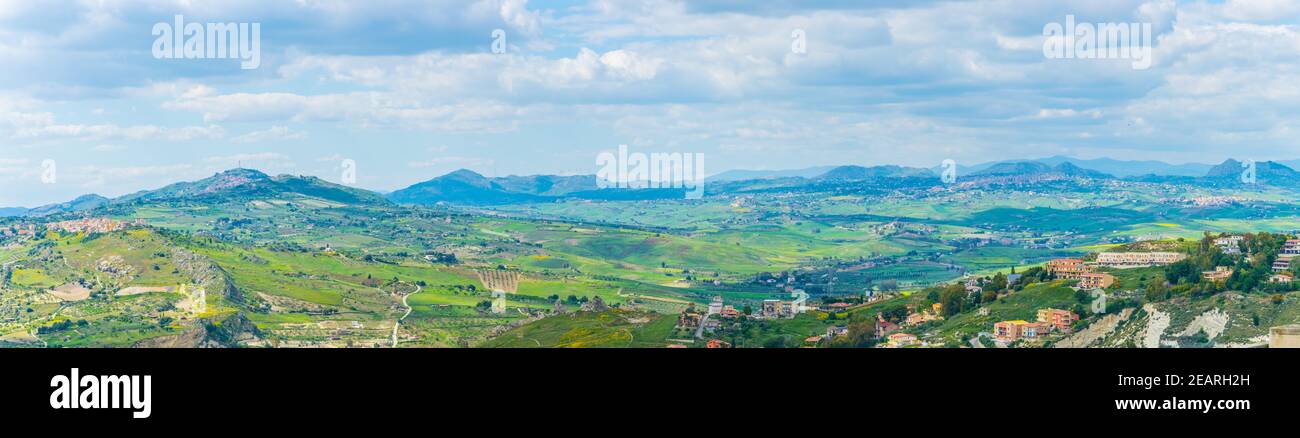 Street scene agrigento hi-res stock photography and images - Alamy
