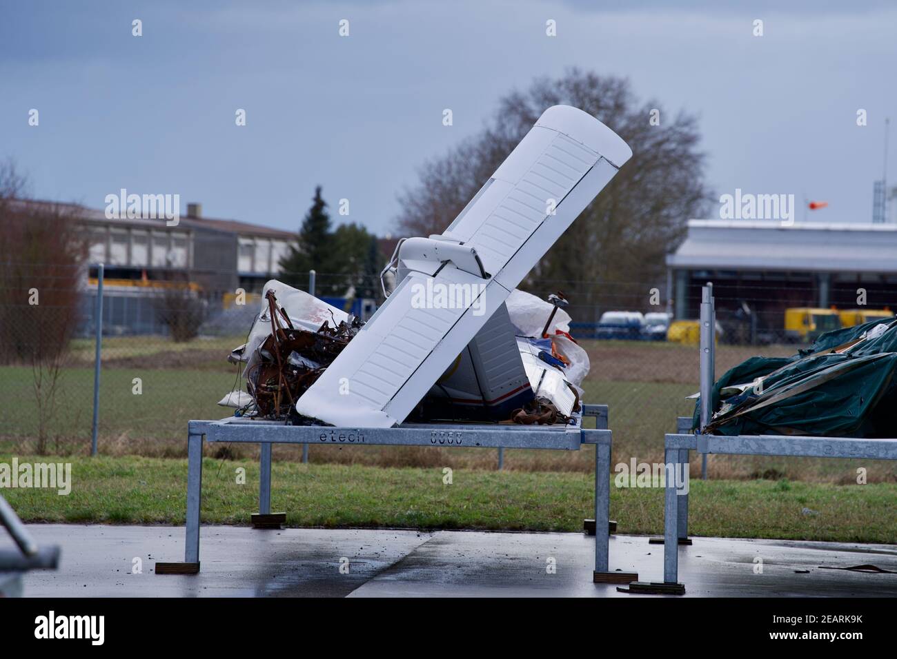 Parts of wrecked plane hi-res stock photography and images - Alamy