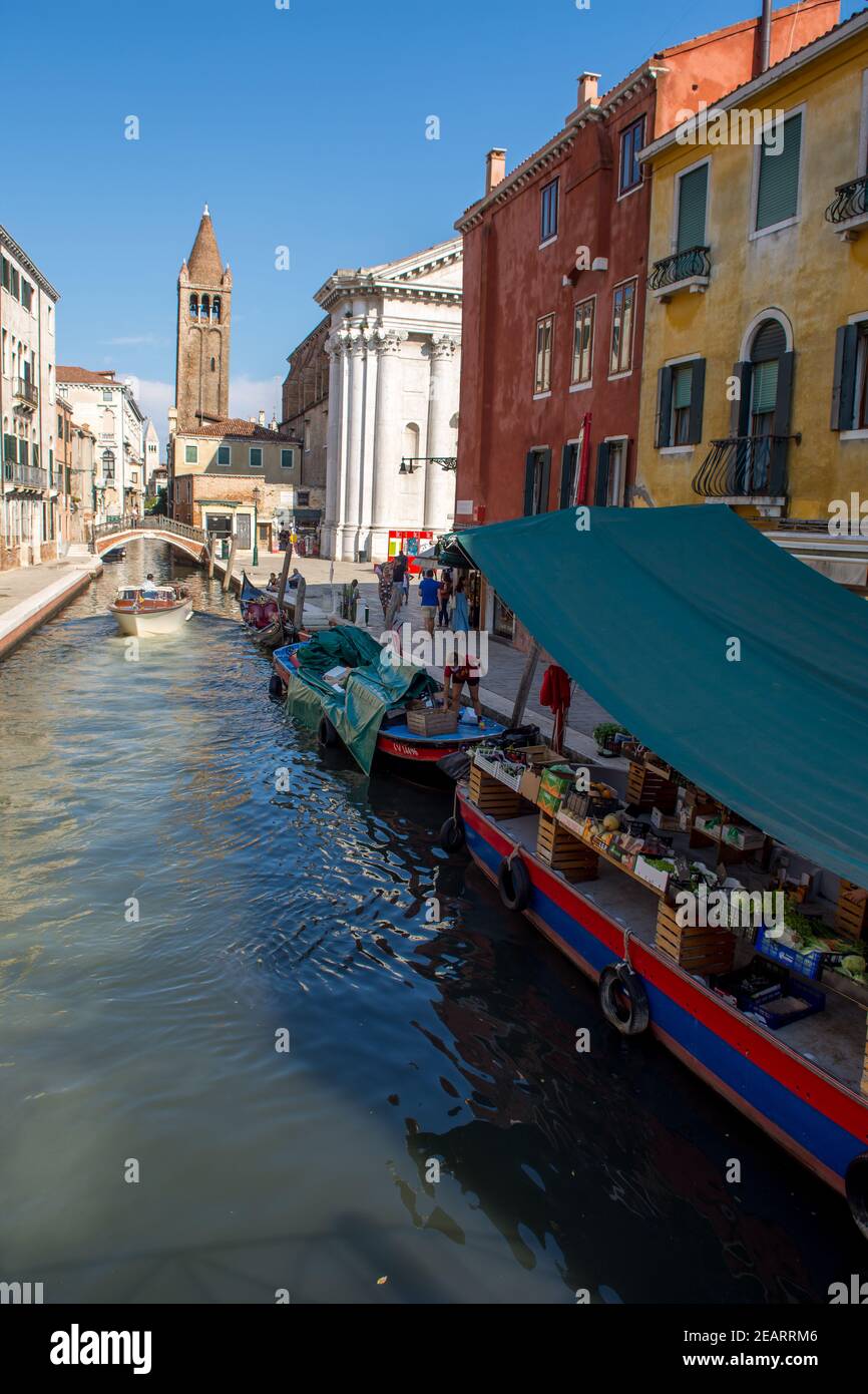 discovery of the city of Venice and its small canals and romantic alleys, Italy Stock Photo - Alamy