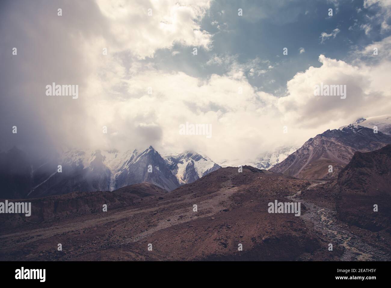 Wide scenery hi-res stock photography and images - Alamy