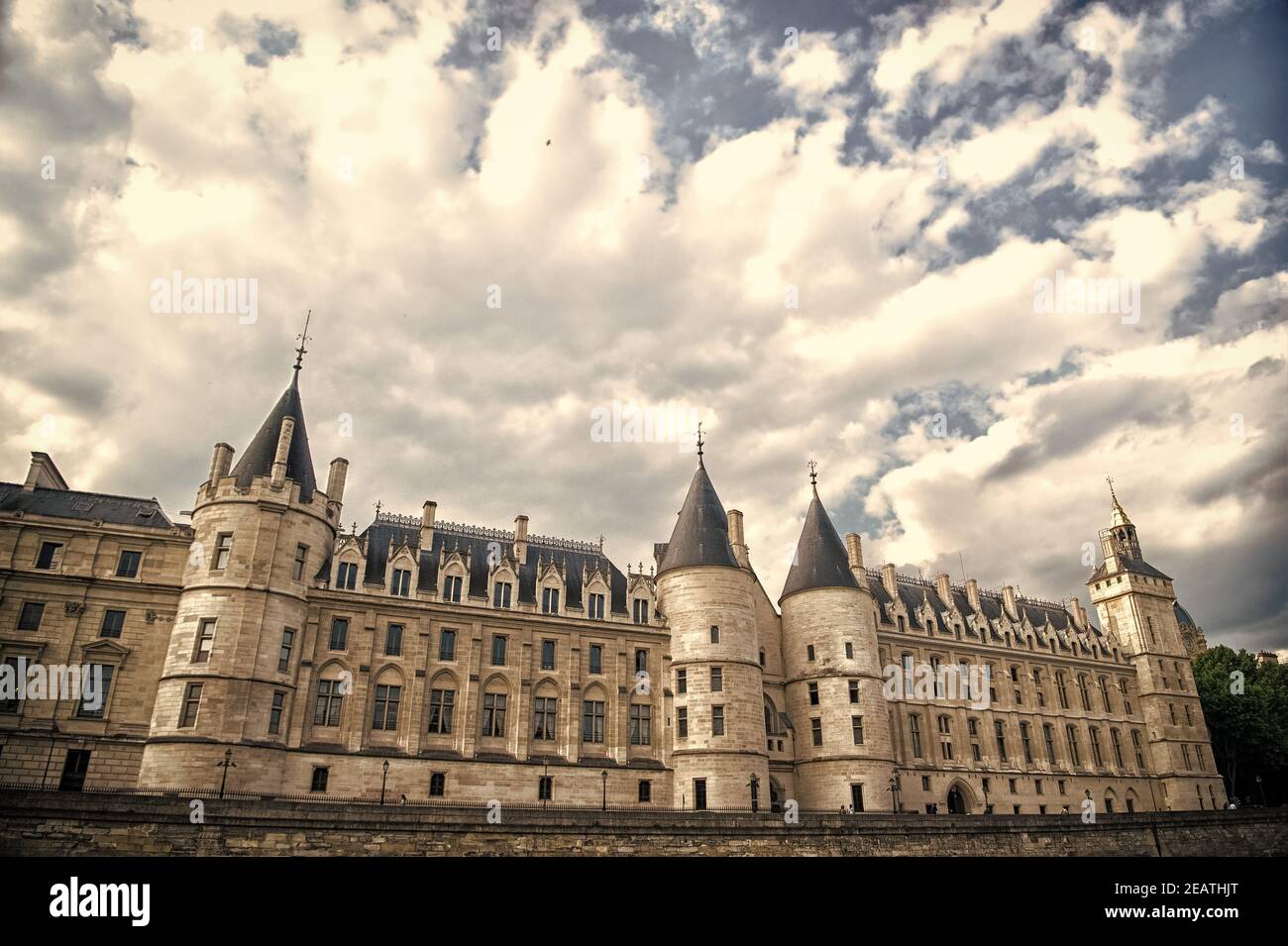 Famous Castles In Paris