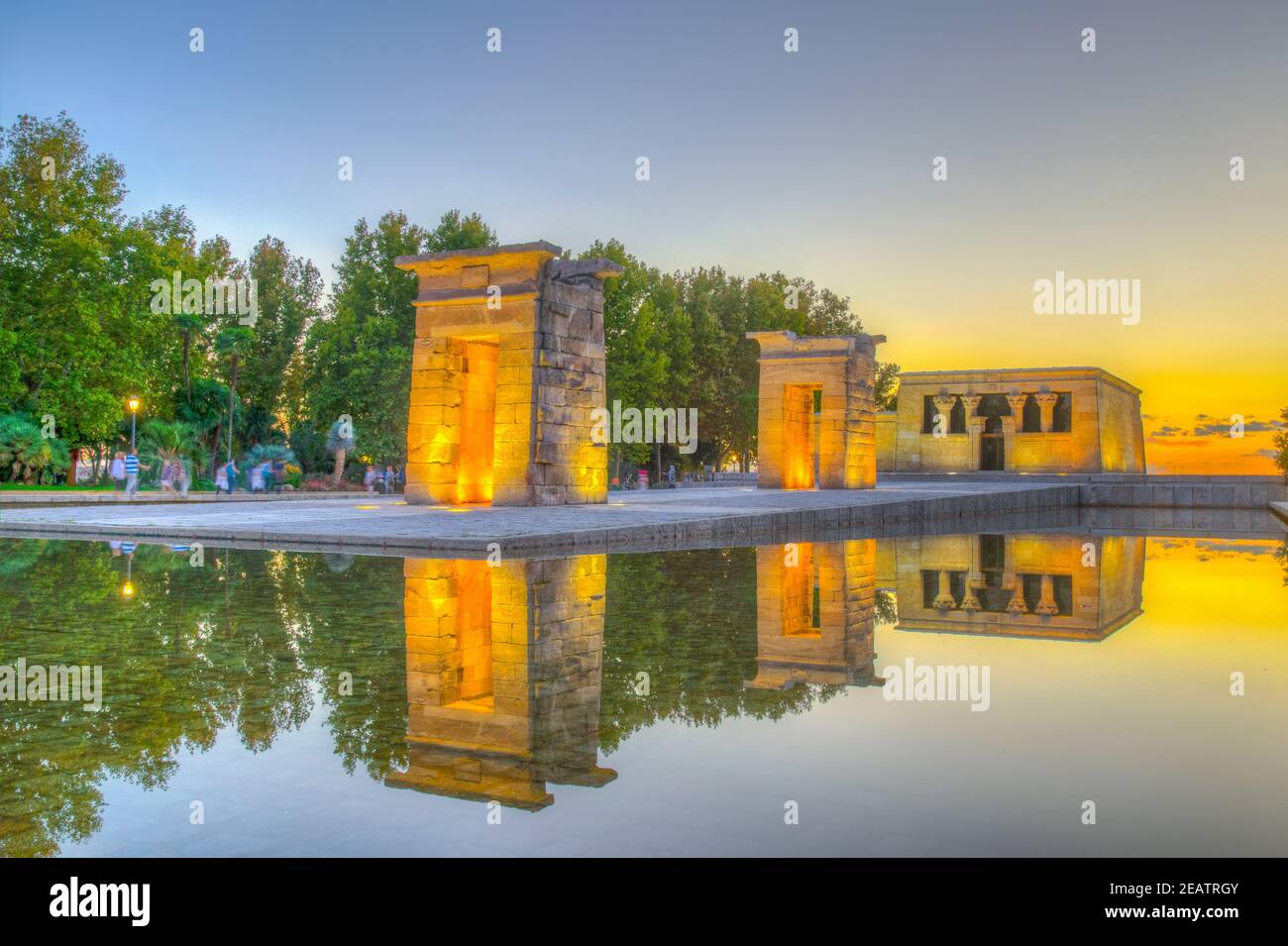 Night view temple debod hi-res stock photography and images - Alamy