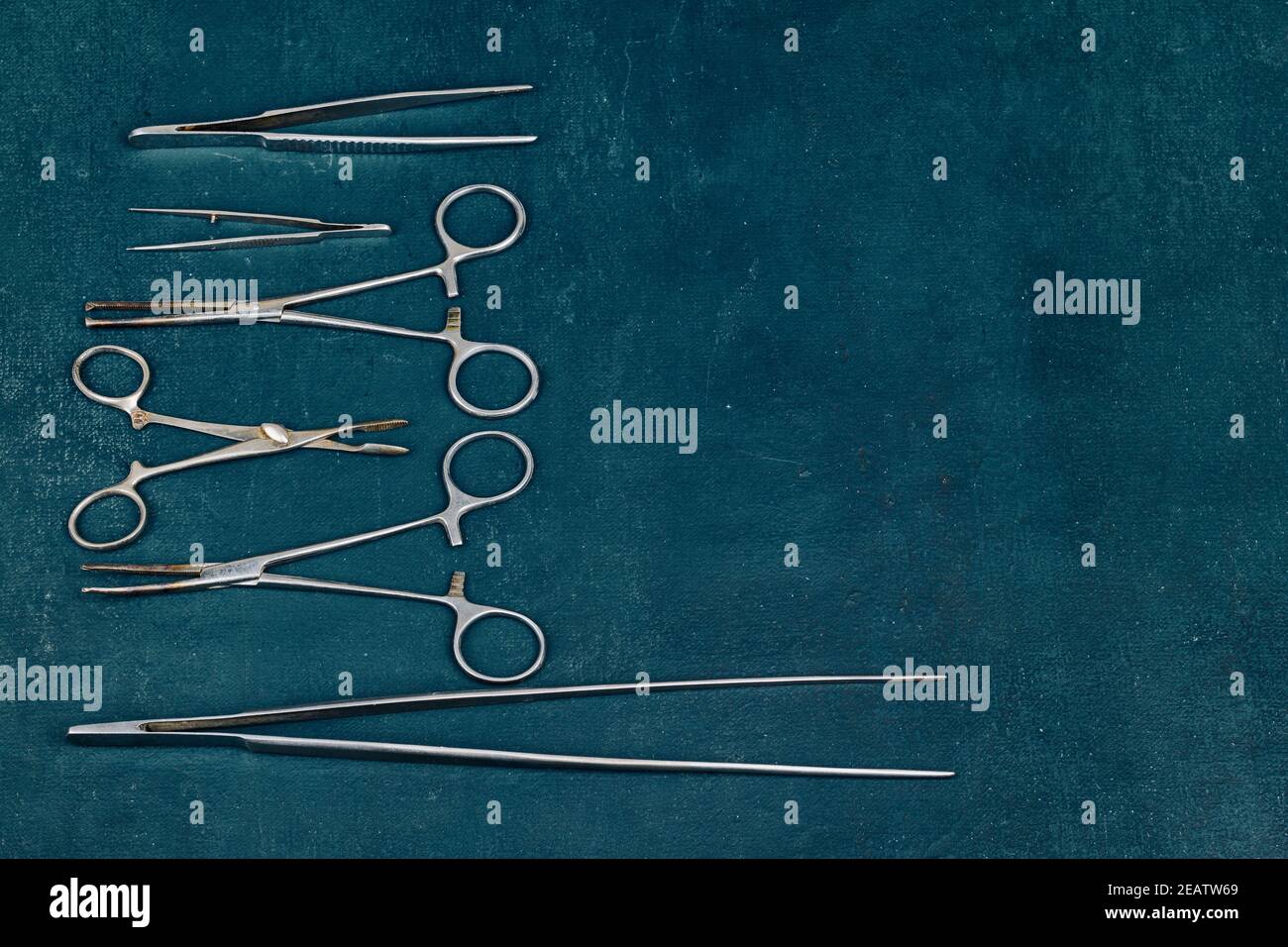 Vintage surgical instruments hi-res stock photography and images - Alamy