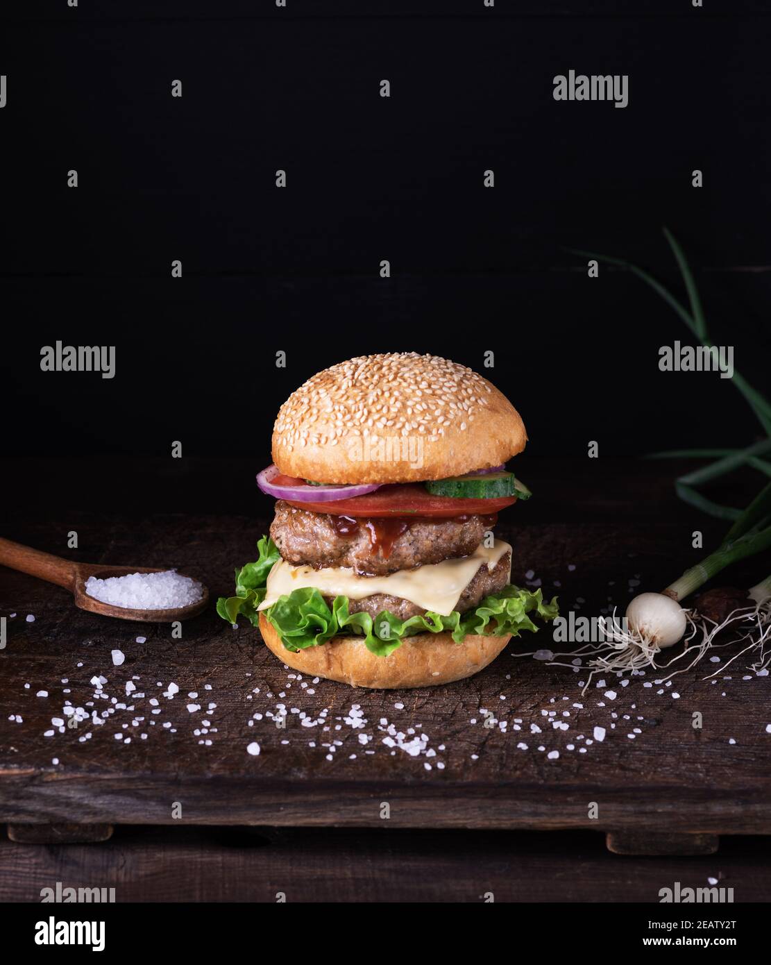 Classic cheeseburger with lettuce hi-res stock photography and images ...
