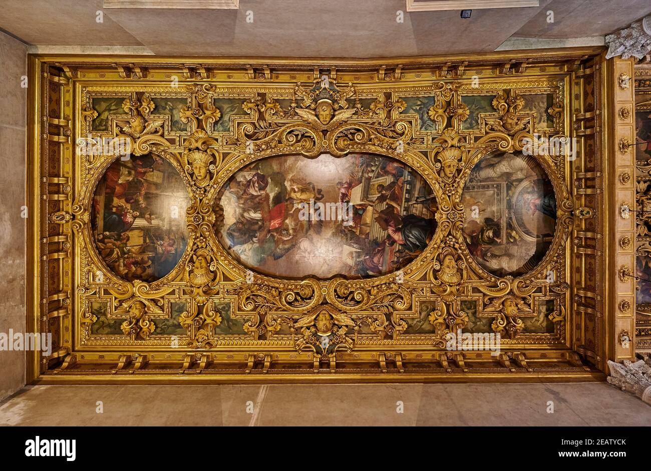 Golden ceiling hi-res stock photography and images - Alamy