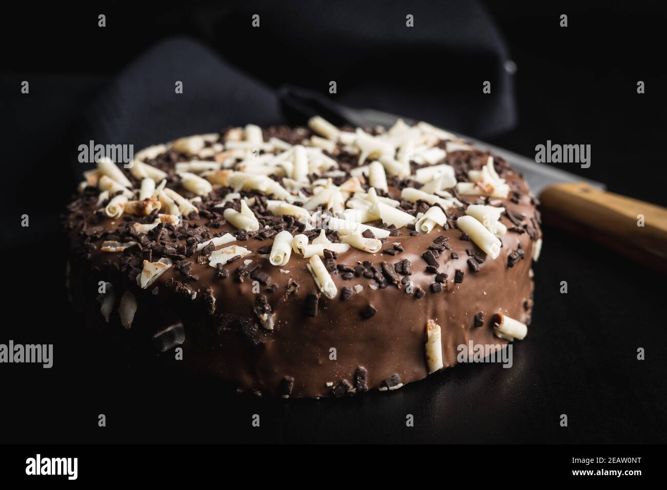 Sweet chocolate pie. Cake with chocolate sprinkles Stock Photo - Alamy