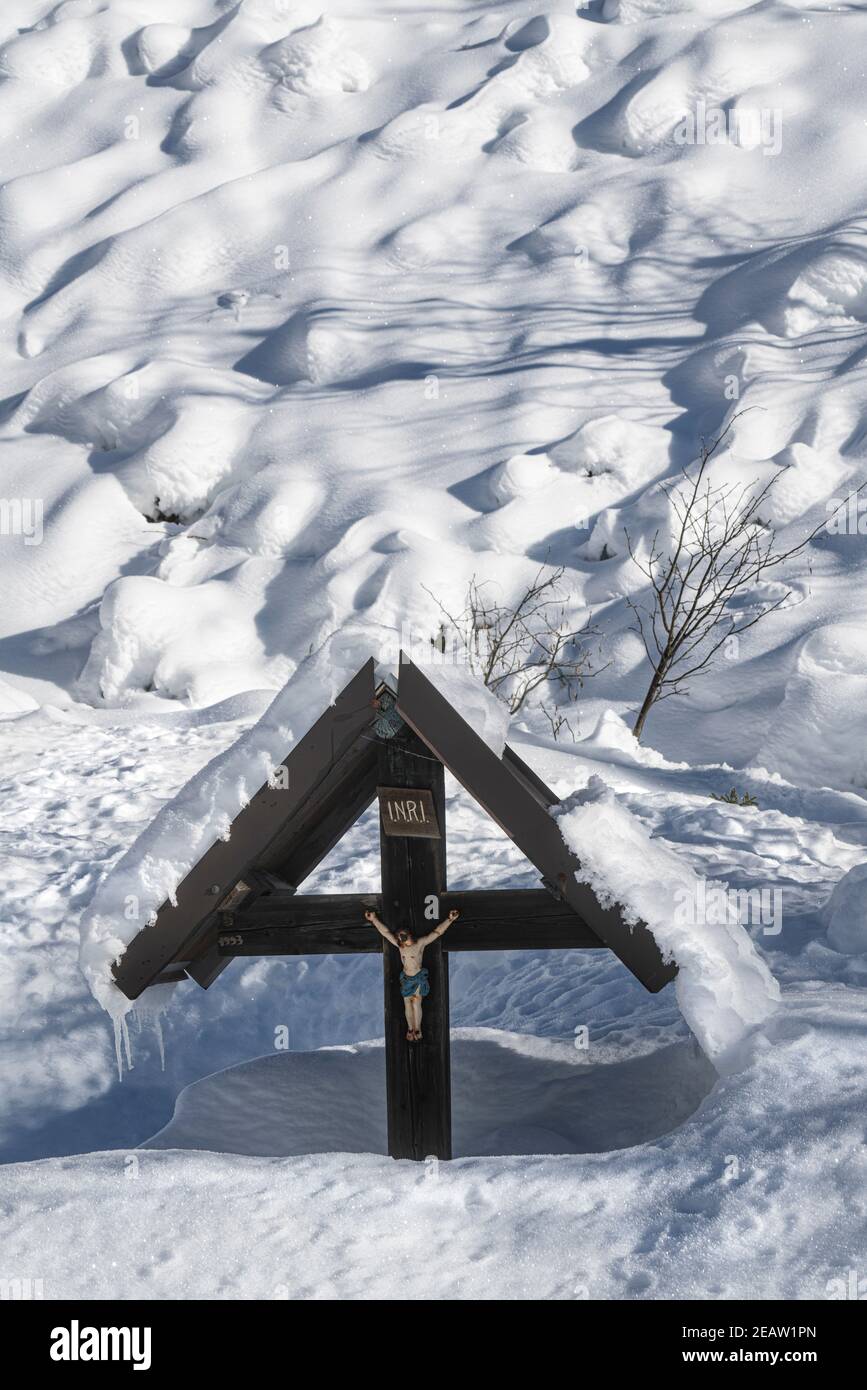 Jesus cross winter hi-res stock photography and images - Alamy