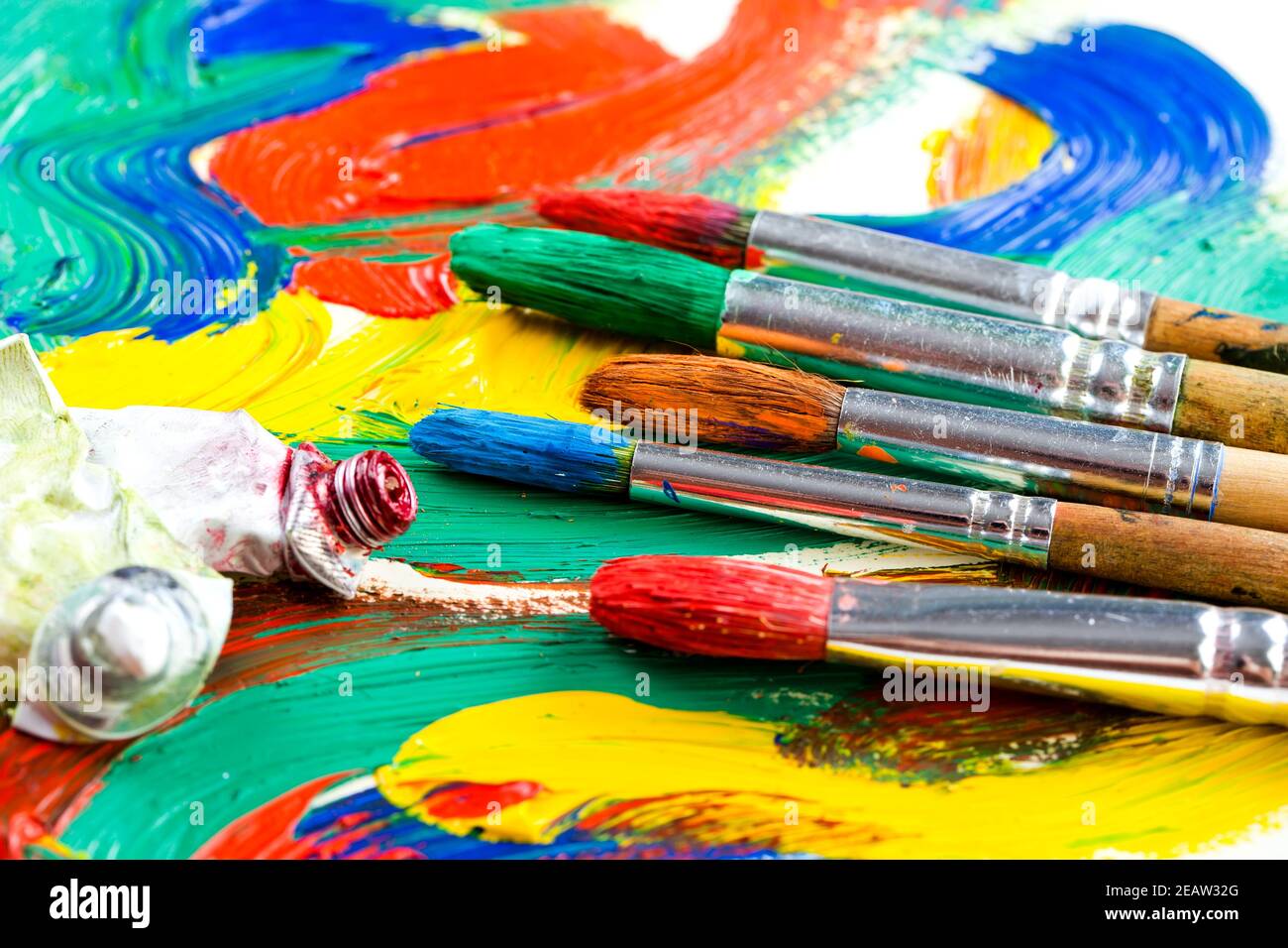 Artist paint brush cutout hi-res stock photography and images - Alamy