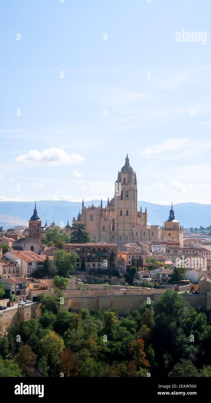 Overall shot hi-res stock photography and images - Alamy