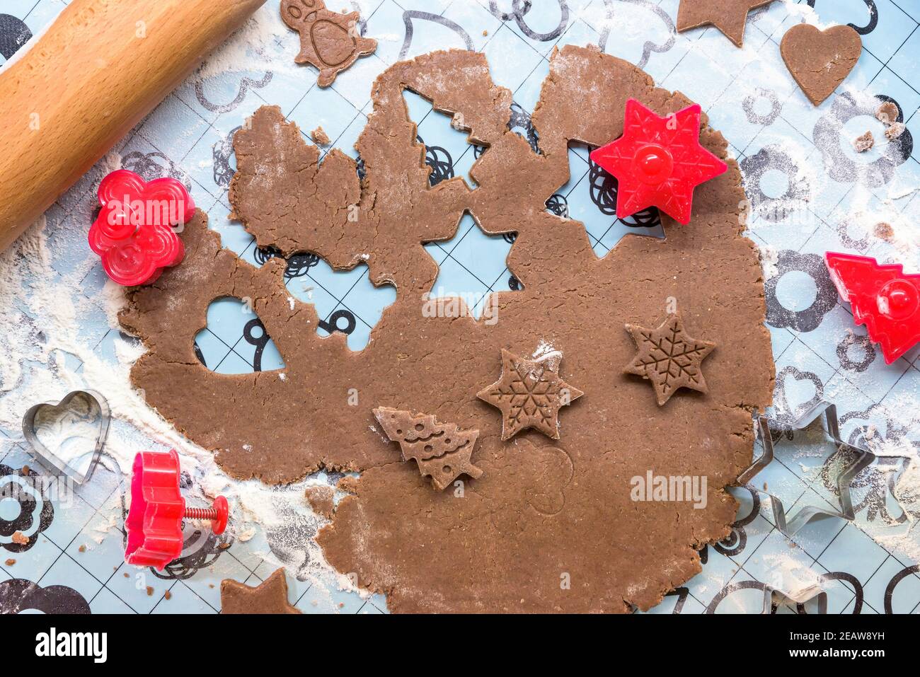 Baking of Christmas gingerbread Stock Photo - Alamy