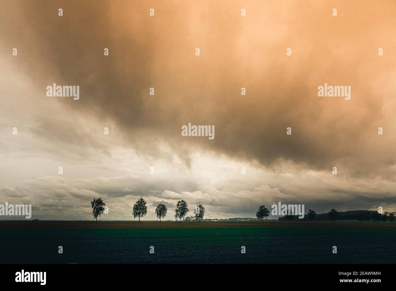 Clouds light landscape hi-res stock photography and images - Alamy