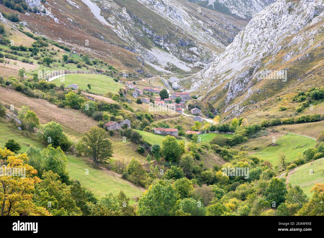 Los picos trail spain hi-res stock photography and images - Alamy