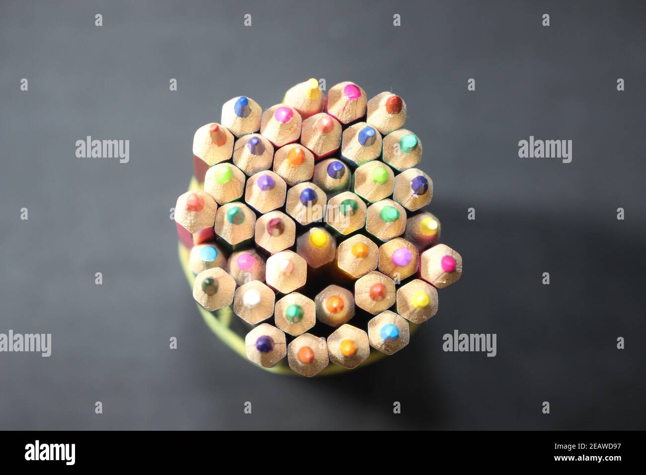 Rolling colored pencils hi-res stock photography and images - Alamy