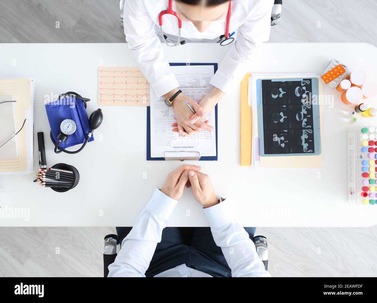 Ekg woman man hi-res stock photography and images - Alamy