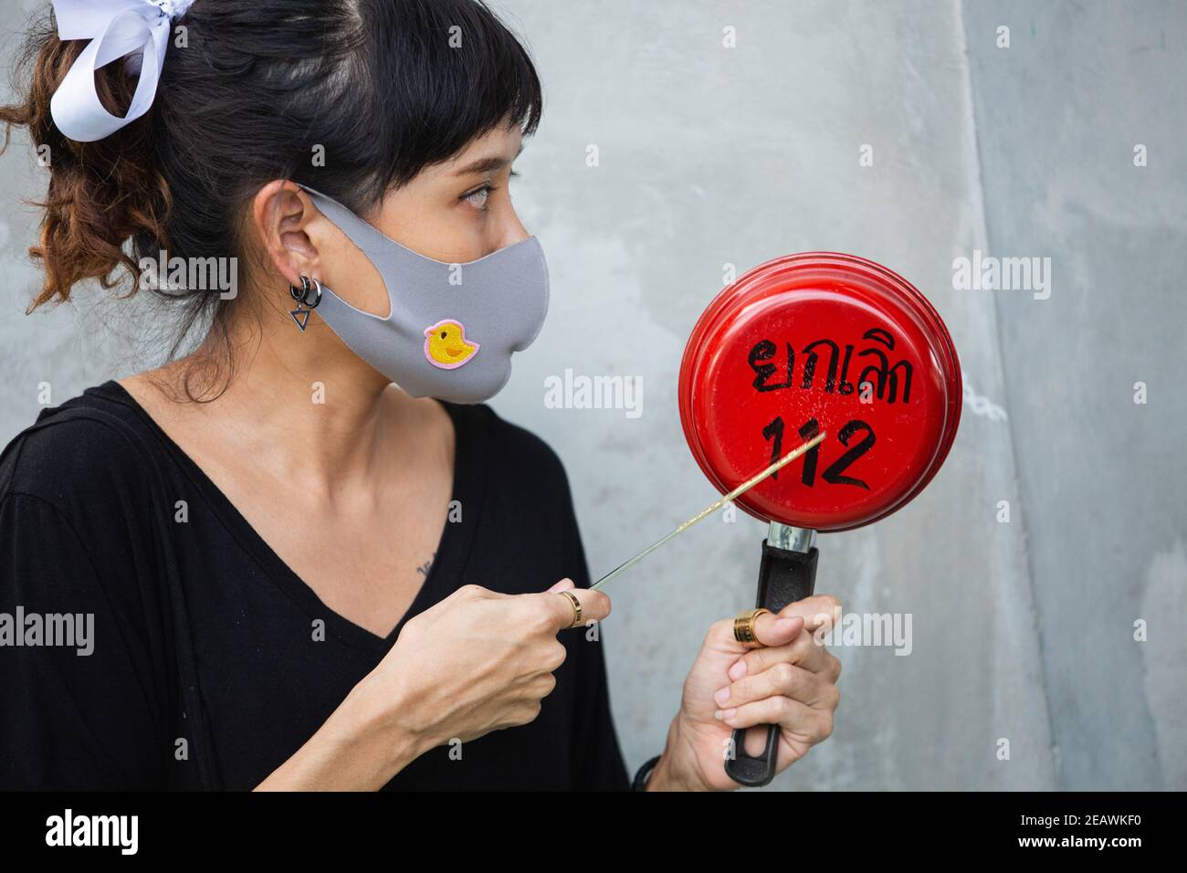 Pot banging hi-res stock photography and images - Alamy