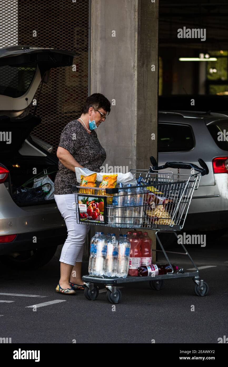 Full trunk with groceries hi-res stock photography and images - Alamy