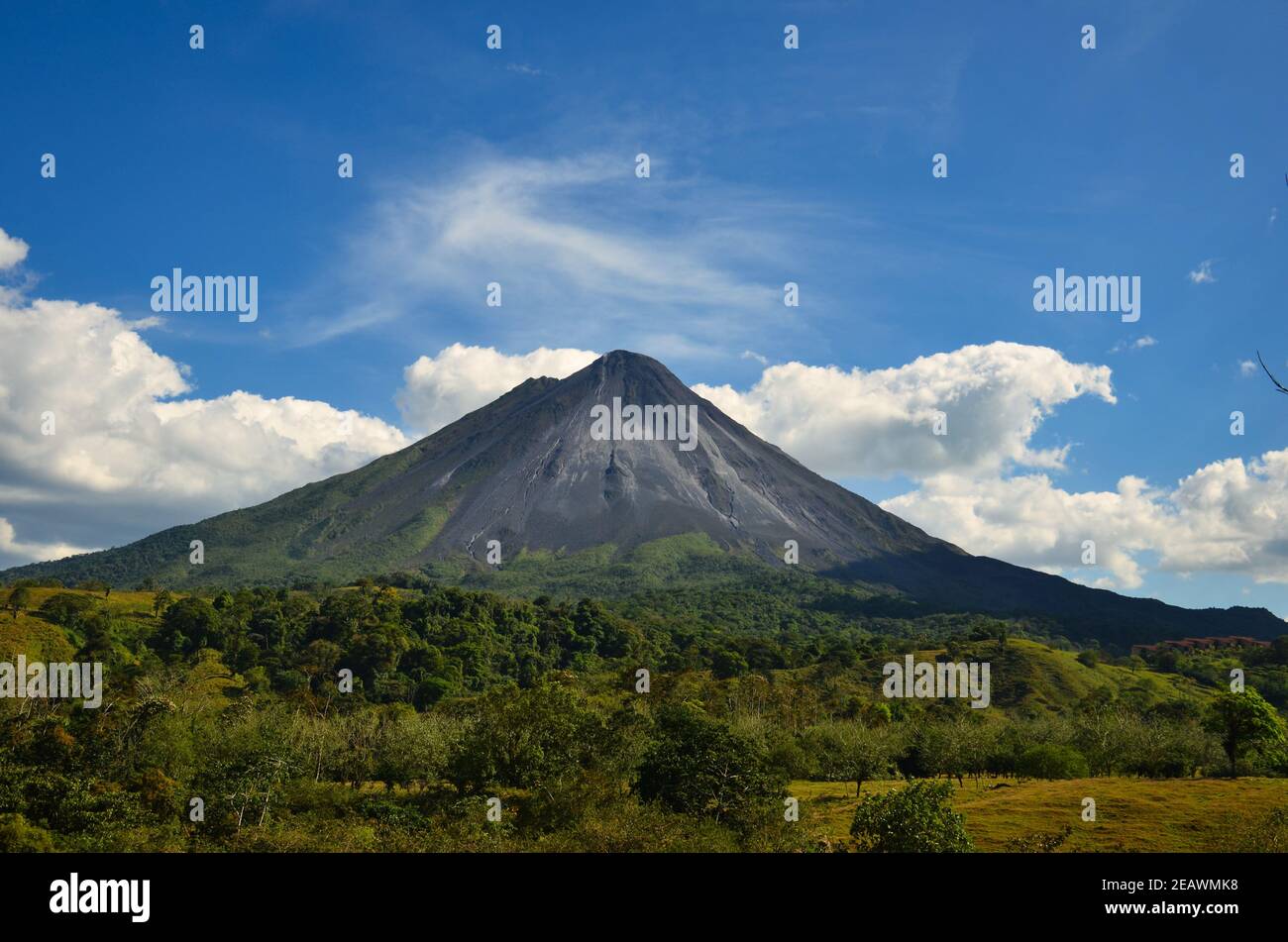 Costa Rica Arenal Volcano Erupt High Resolution Stock Photography and ...
