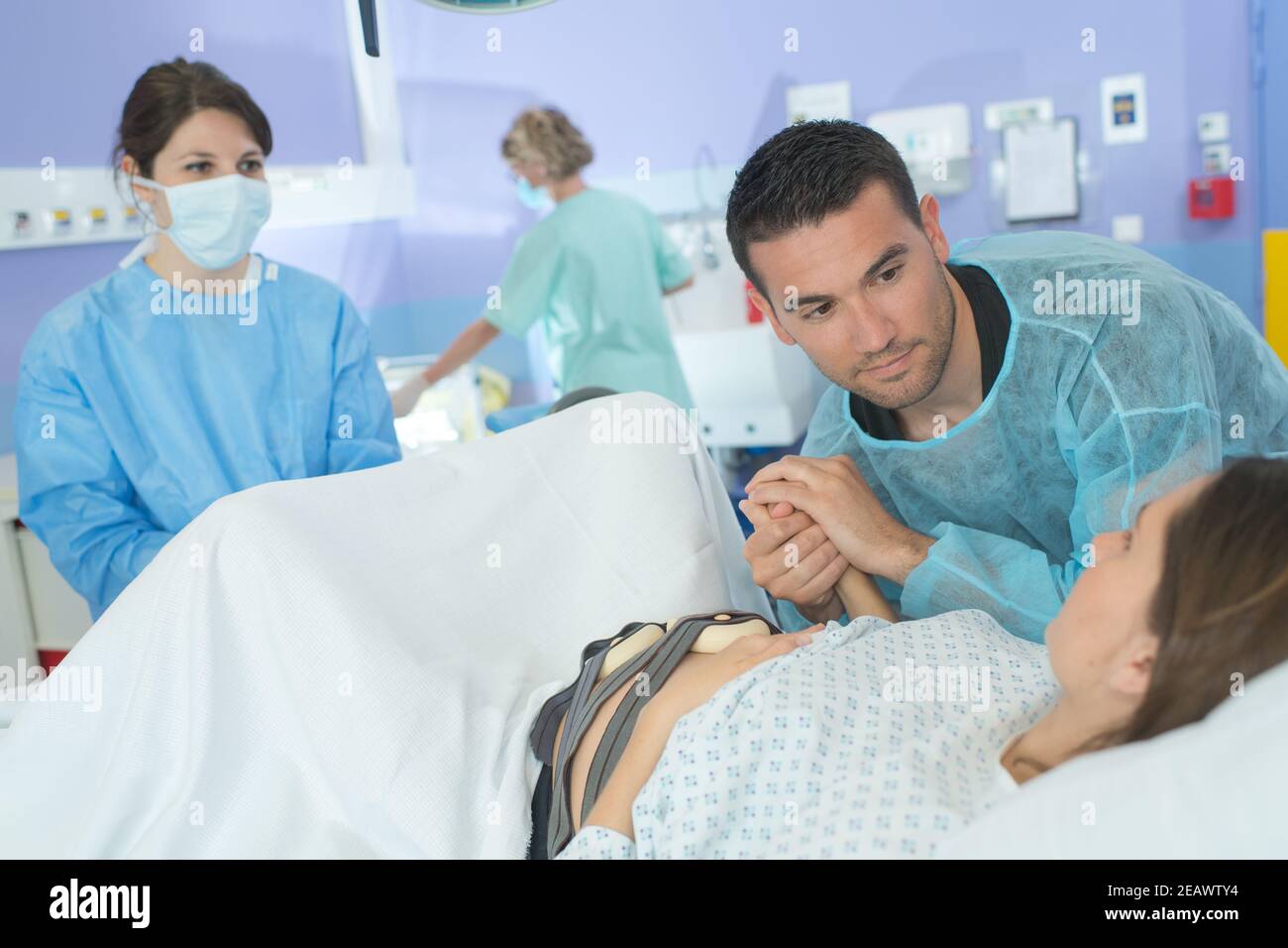 Birth hospital assist hi-res stock photography and images - Alamy