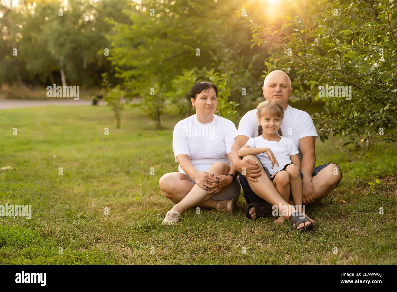 Full length extended family hi-res stock photography and images - Alamy