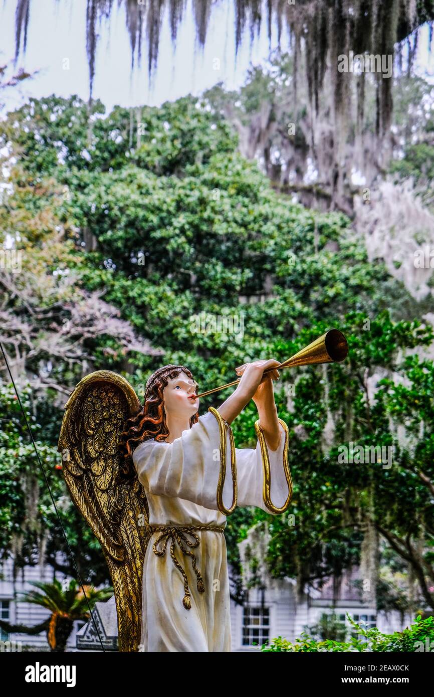 Angel in nativity scene hi-res stock photography and images - Alamy