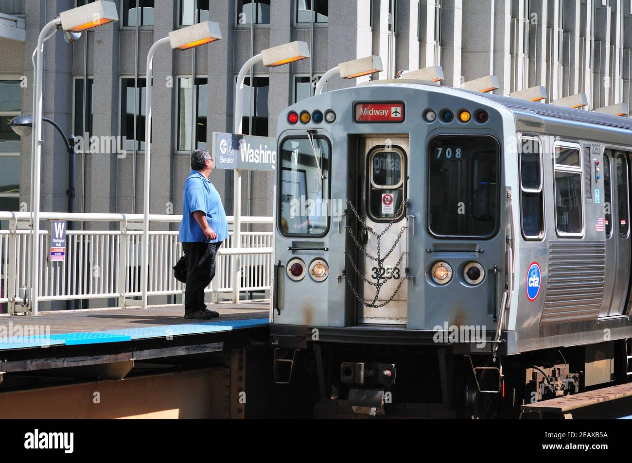 Inbound trains hi-res stock photography and images - Alamy