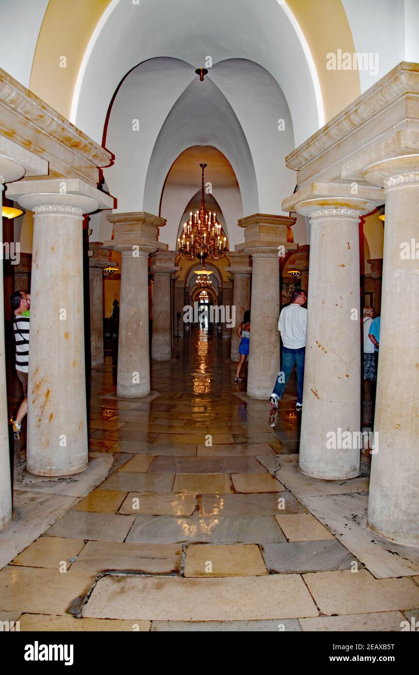 Us capitol crypt hi-res stock photography and images - Alamy