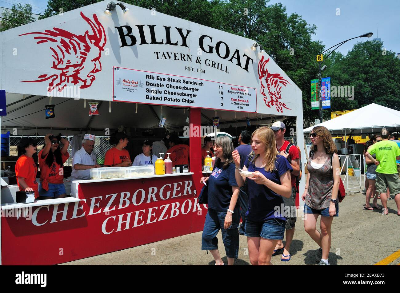 Food booths hi-res stock photography and images - Alamy