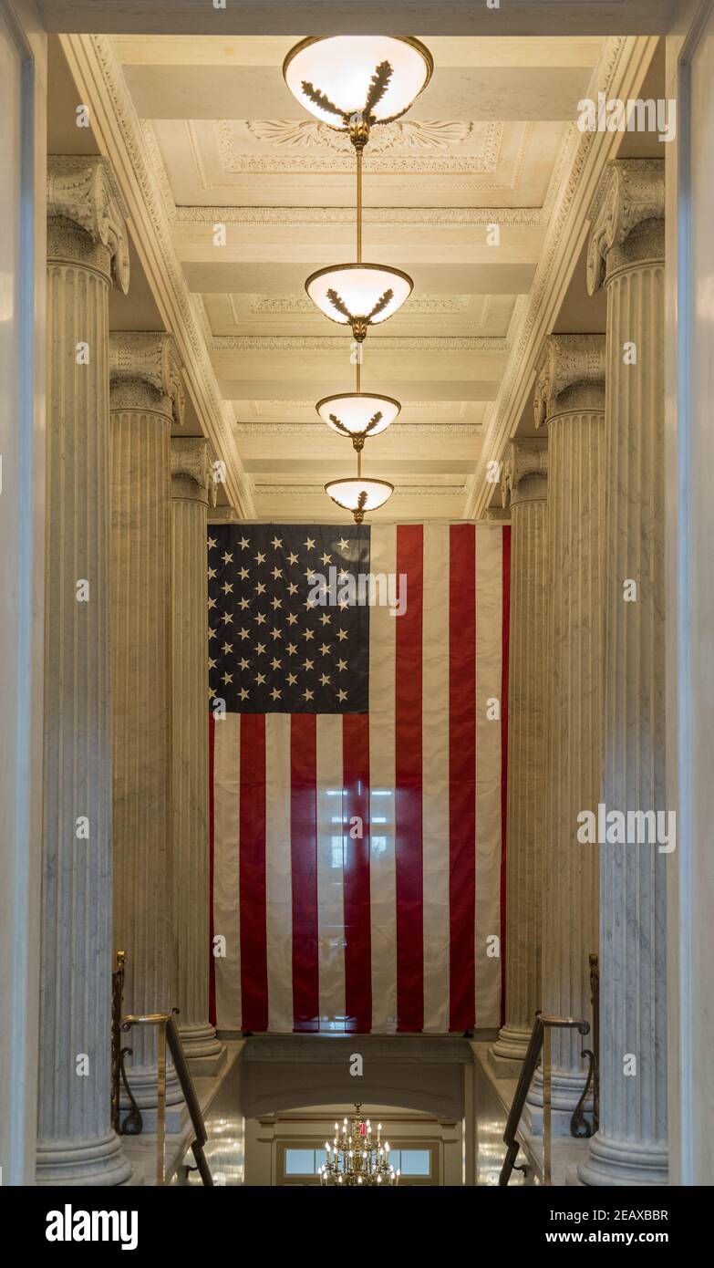 Us capitol building flag hi-res stock photography and images - Alamy