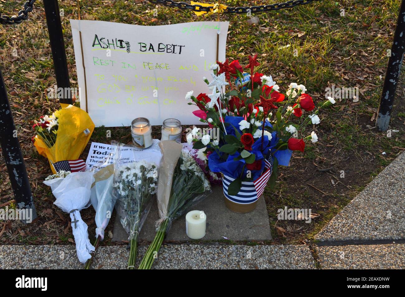 Ashli Babbit’s memorial with bouquet of flowers near the US Capitol ...