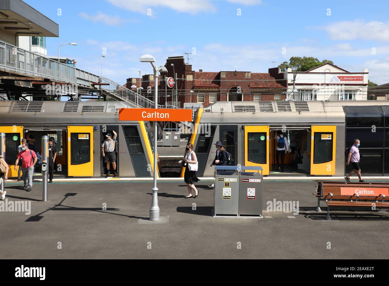 Carlton station hi-res stock photography and images - Alamy
