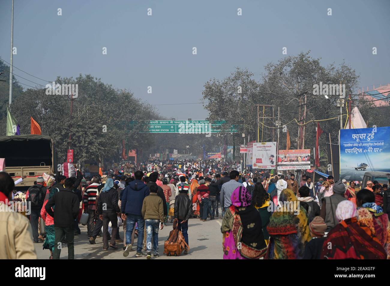 Prayagraj, Uttar Pradesh, India. 11th Feb, 2021. Prayagraj: Devotee ...