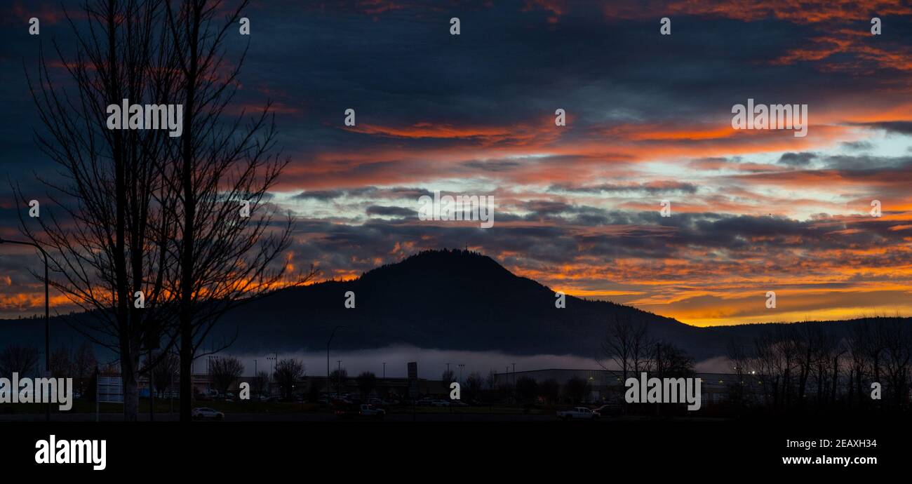 Oregon mountain hi-res stock photography and images - Alamy