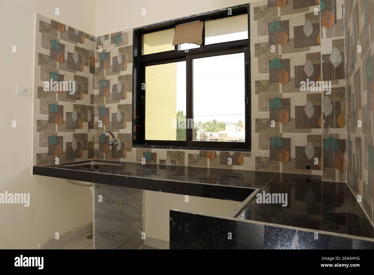 Kitchen sink base hi-res stock photography and images - Alamy