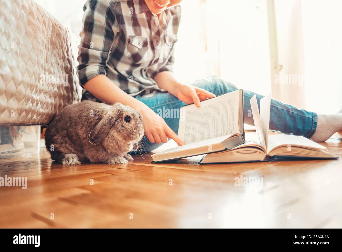 Woman rabbit ears shows hi-res stock photography and images - Alamy
