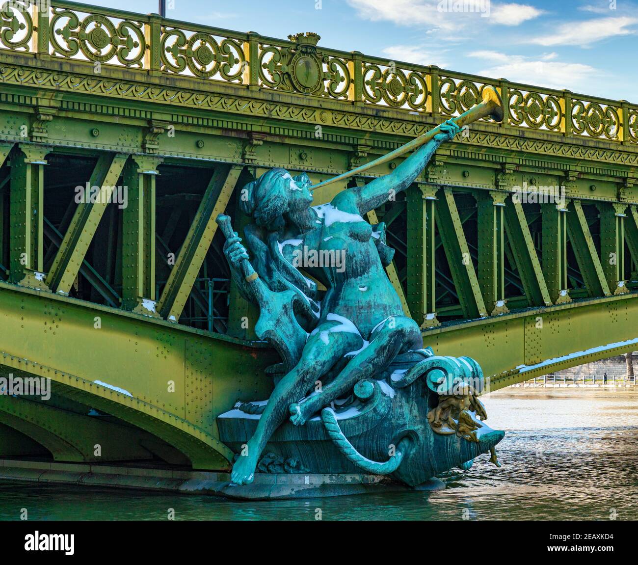 Pont Mirabeau bridge over the Seine river after a snowfall - Paris ...