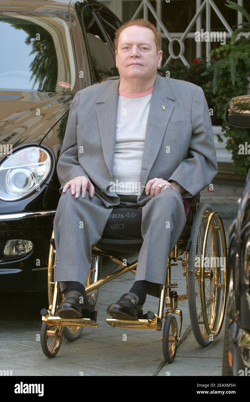 Larry flynt hi-res stock photography and images - Alamy